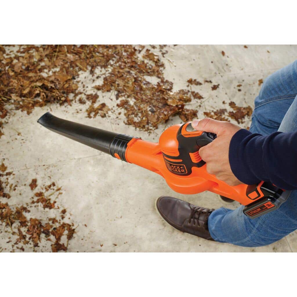 Black Decker 18V POWERCOMMAND Boost Leaf Blower